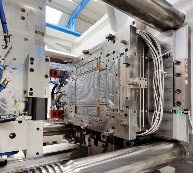 What Are The Pros And Cons Of Injection Molding? - Advance Plastics